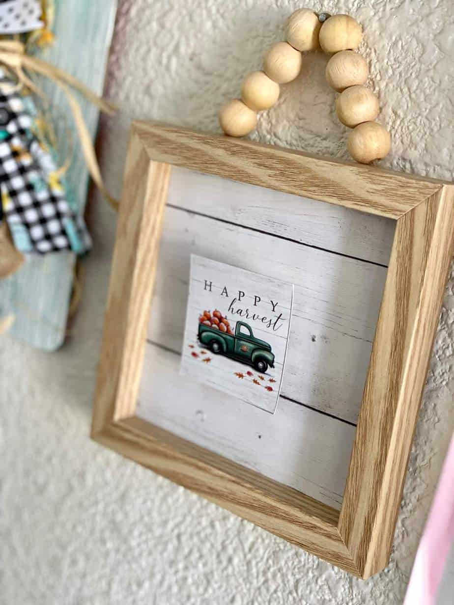 Dollar Tree Calendar Interchangeable Frames - Manda Panda Projects