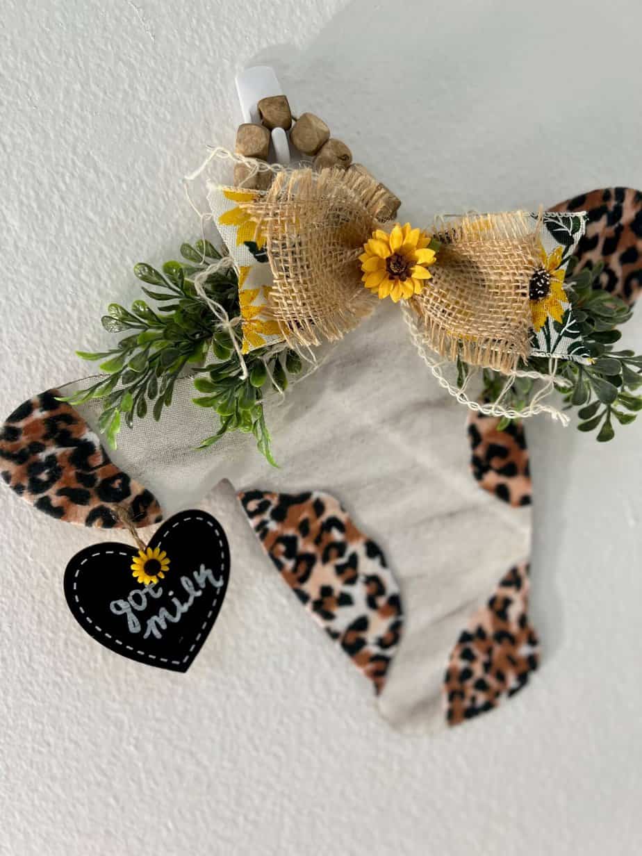 Farmhouse Cow Head Decor - Manda Panda Projects