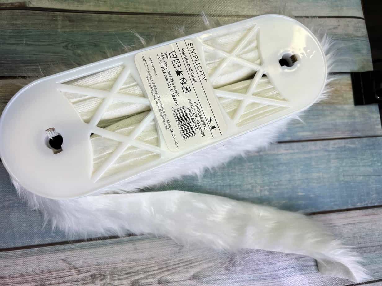 Wooden Winter Mittens Decor - Manda Panda Projects