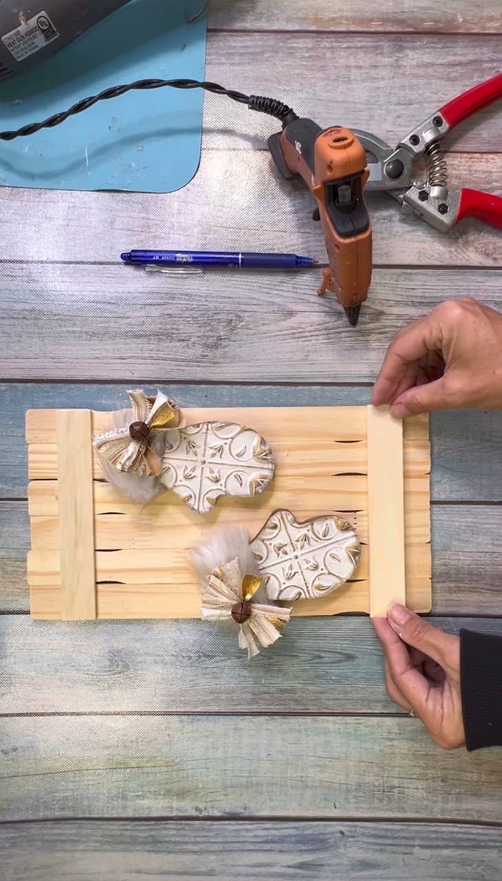 Wooden Winter Mittens Decor - Manda Panda Projects