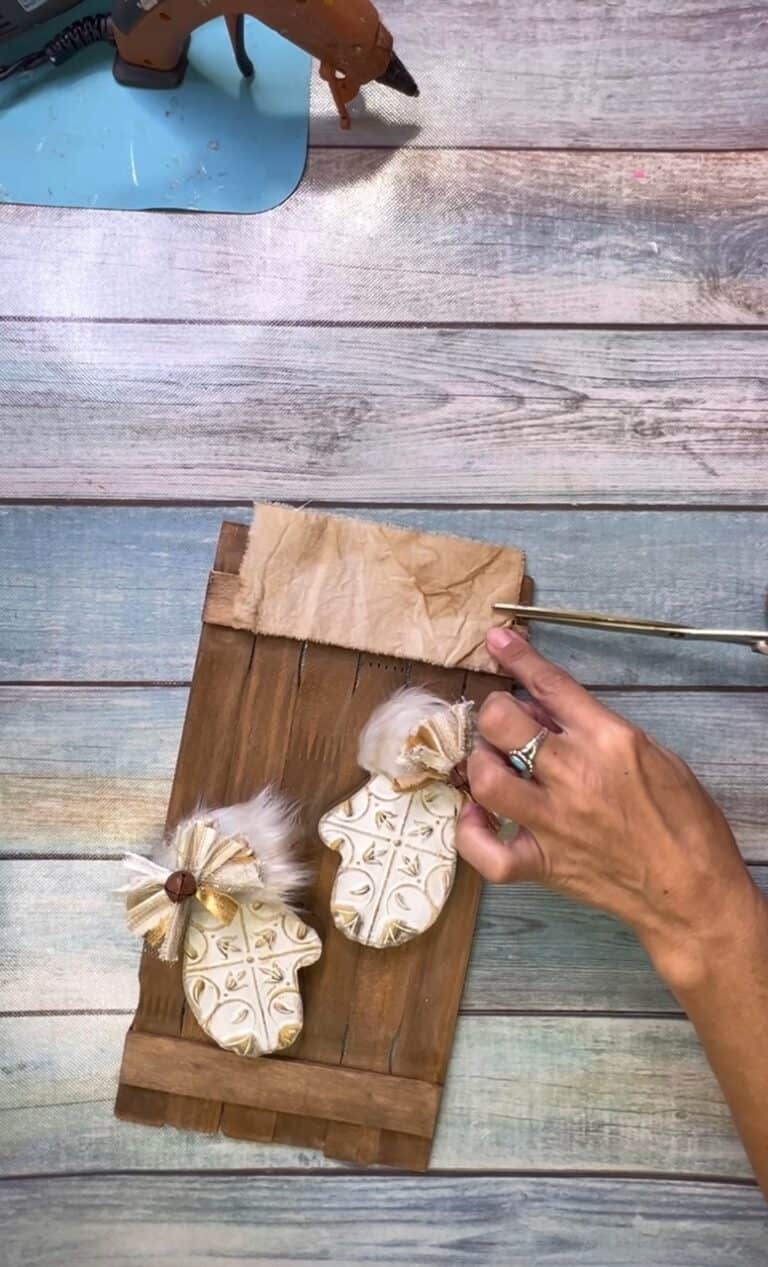 Wooden Winter Mittens Decor - Manda Panda Projects