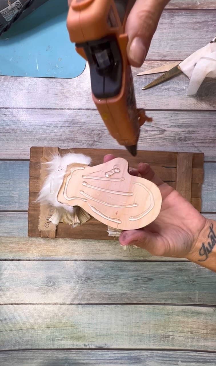 Wooden Winter Mittens Decor - Manda Panda Projects