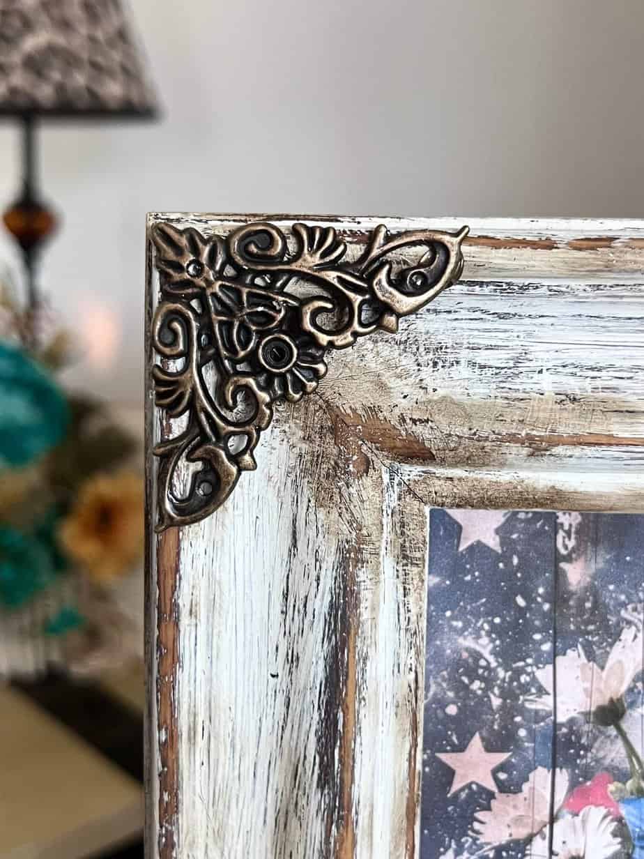 Thrifted Patriotic Window Frame - Manda Panda Projects
